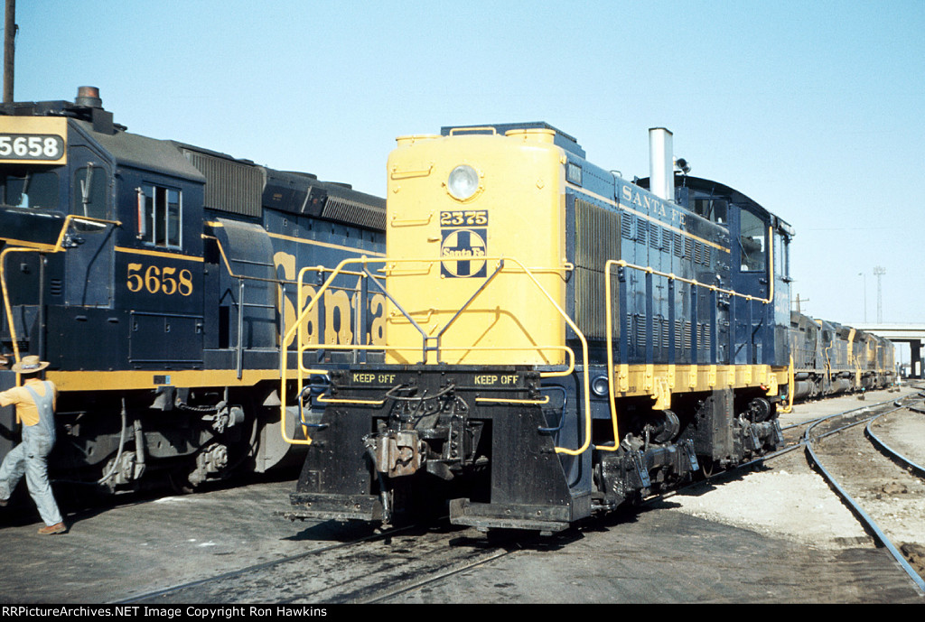 ATSF 2375 and ATSF 5658